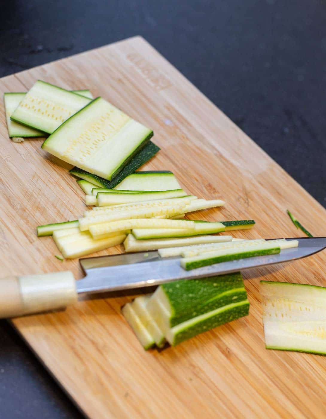 Courgettepasta met pesto - Velthuizen Keukens