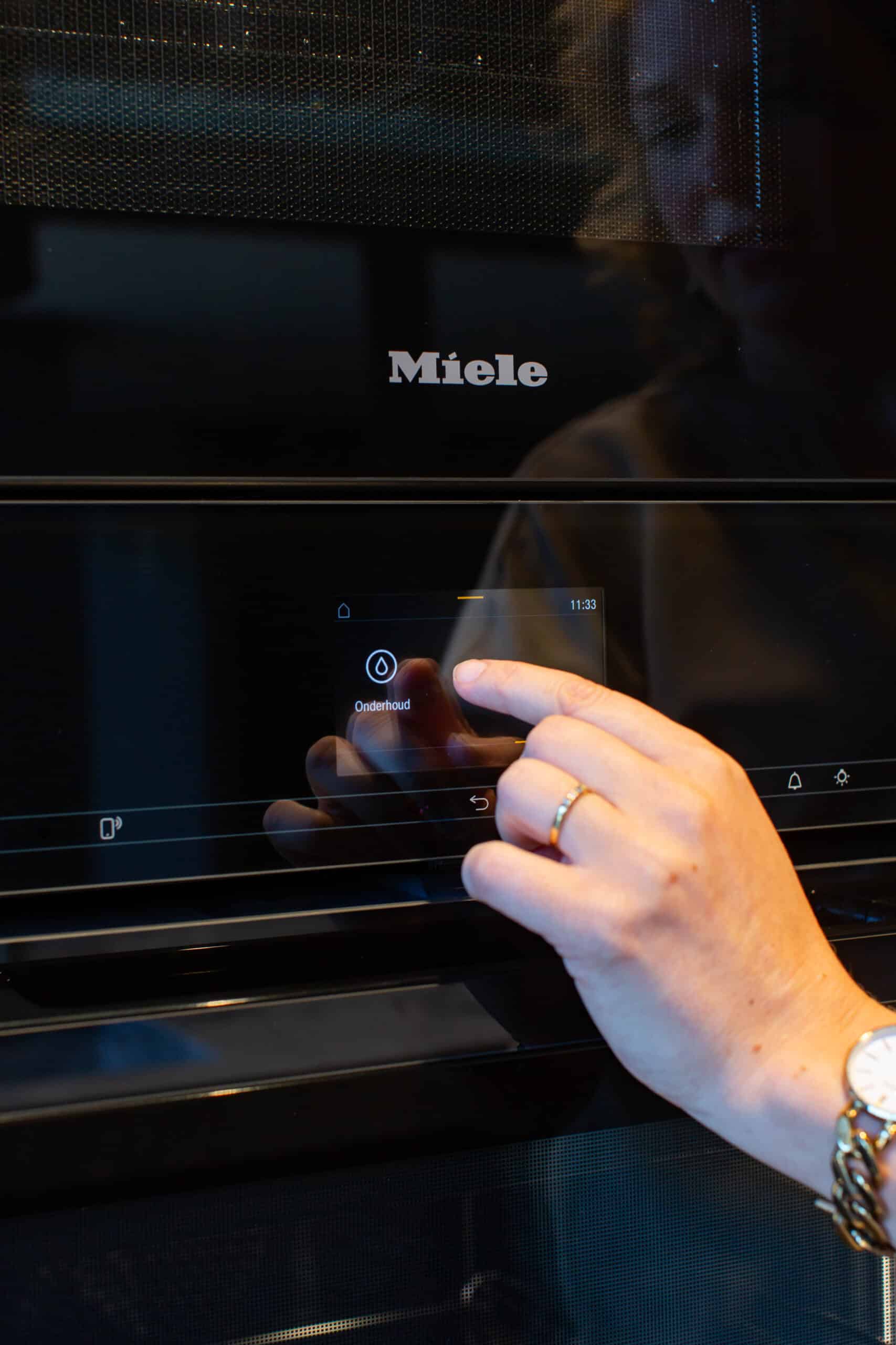 Pyrolyse: een zelfreinigende oven - Velthuizen Keukens